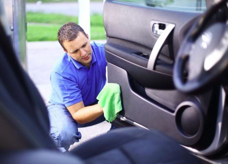 Cómo Limpiar la Tapicería del Coche ⇒ 【¡Muy Fácil!】 ️